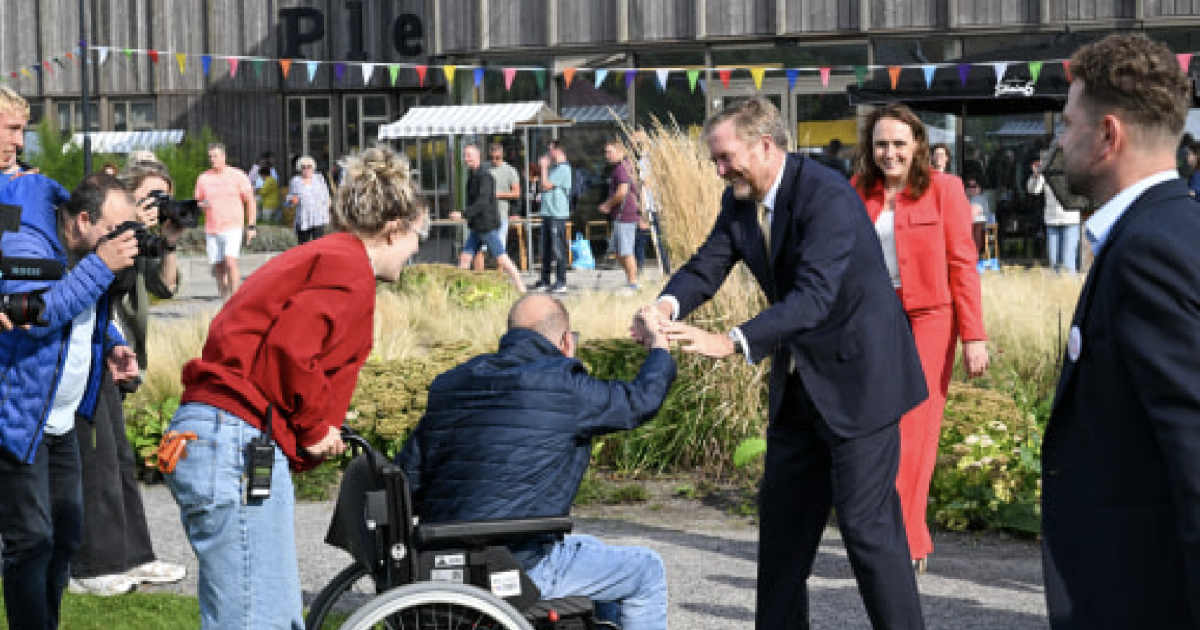 Koning viert feest met 's Heeren Loo | Vereniging Gehandicaptenzorg ...